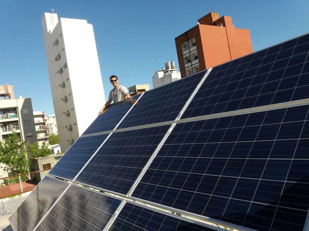 https://www.baenegocios.com/sociedad/La-Plata-por-los-cortes-de-luz ...